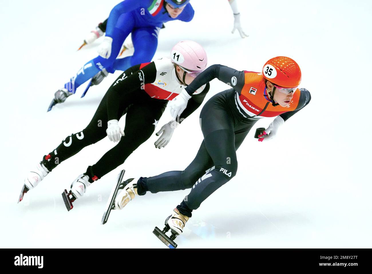 Suzanne Schulting (NED) followed by Natalia Maliszewska (POL) in final A 500m women during ISU ...