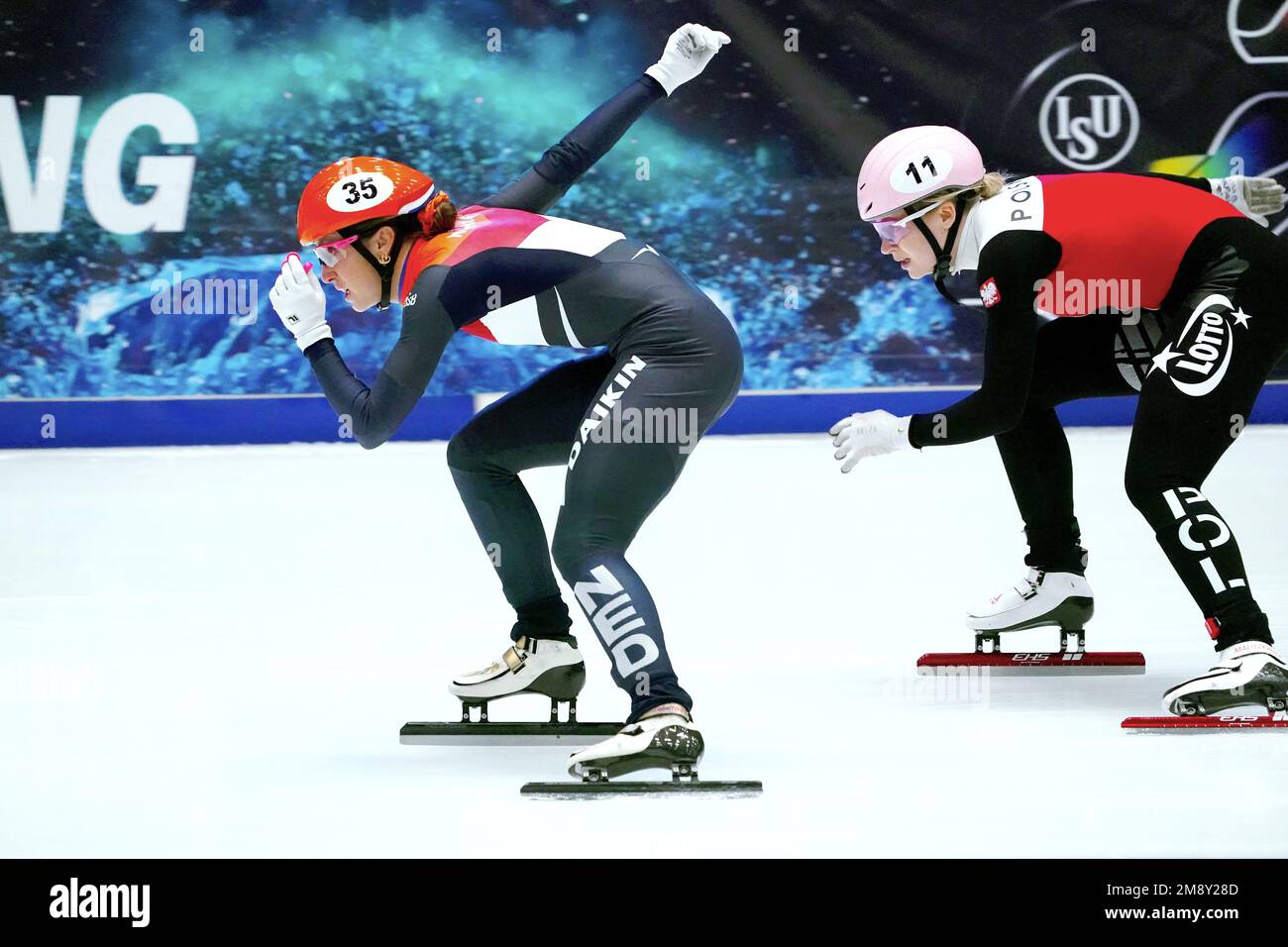 Suzanne Schulting (NED) followed by Natalia Maliszewska (POL) in final A 500m women during ISU ...