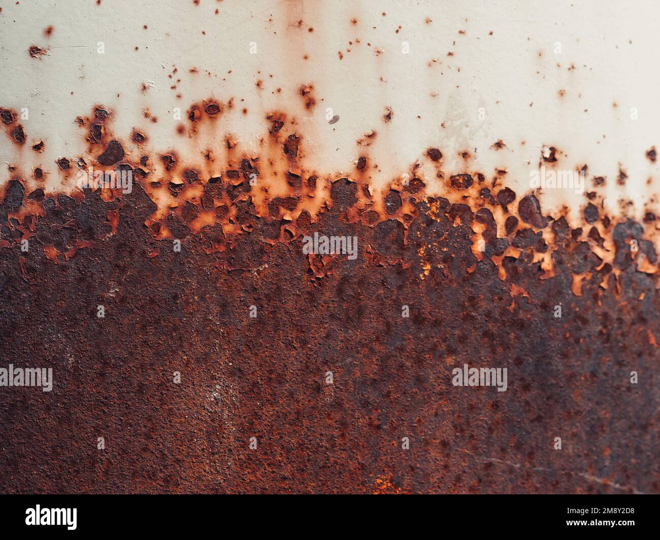 texture of rusty old metal with corrosion and exfoliating paint Stock ...