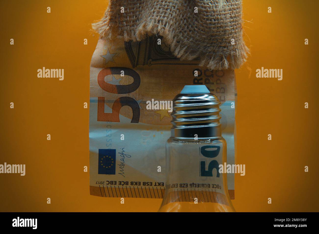 Rising cost chart hi-res stock photography and images - Alamy