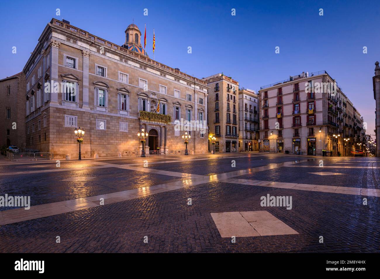 Sol reflejo de agua hi-res stock photography and images - Alamy