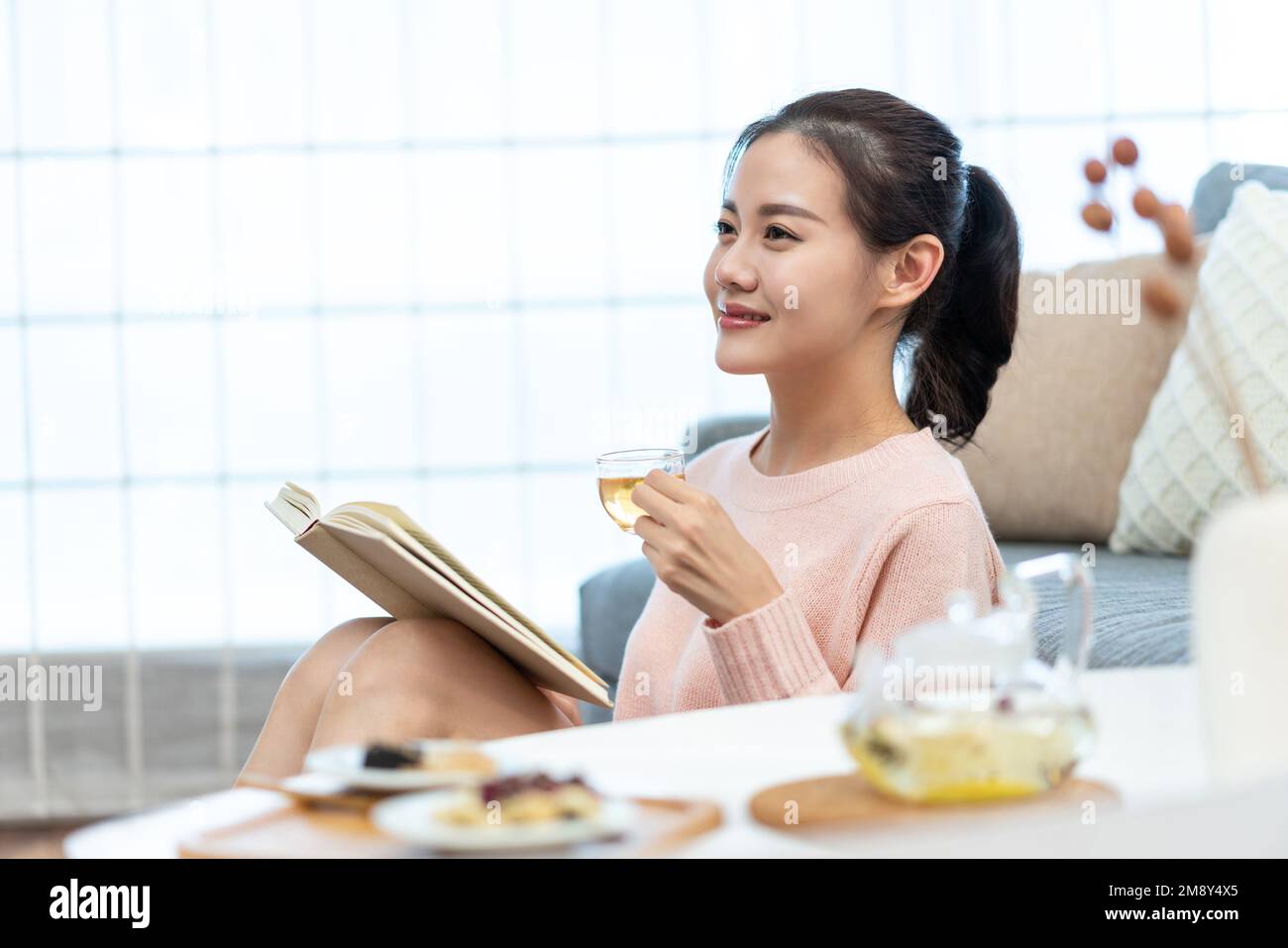 Tea afternoon cakes man woman hi-res stock photography and images - Alamy