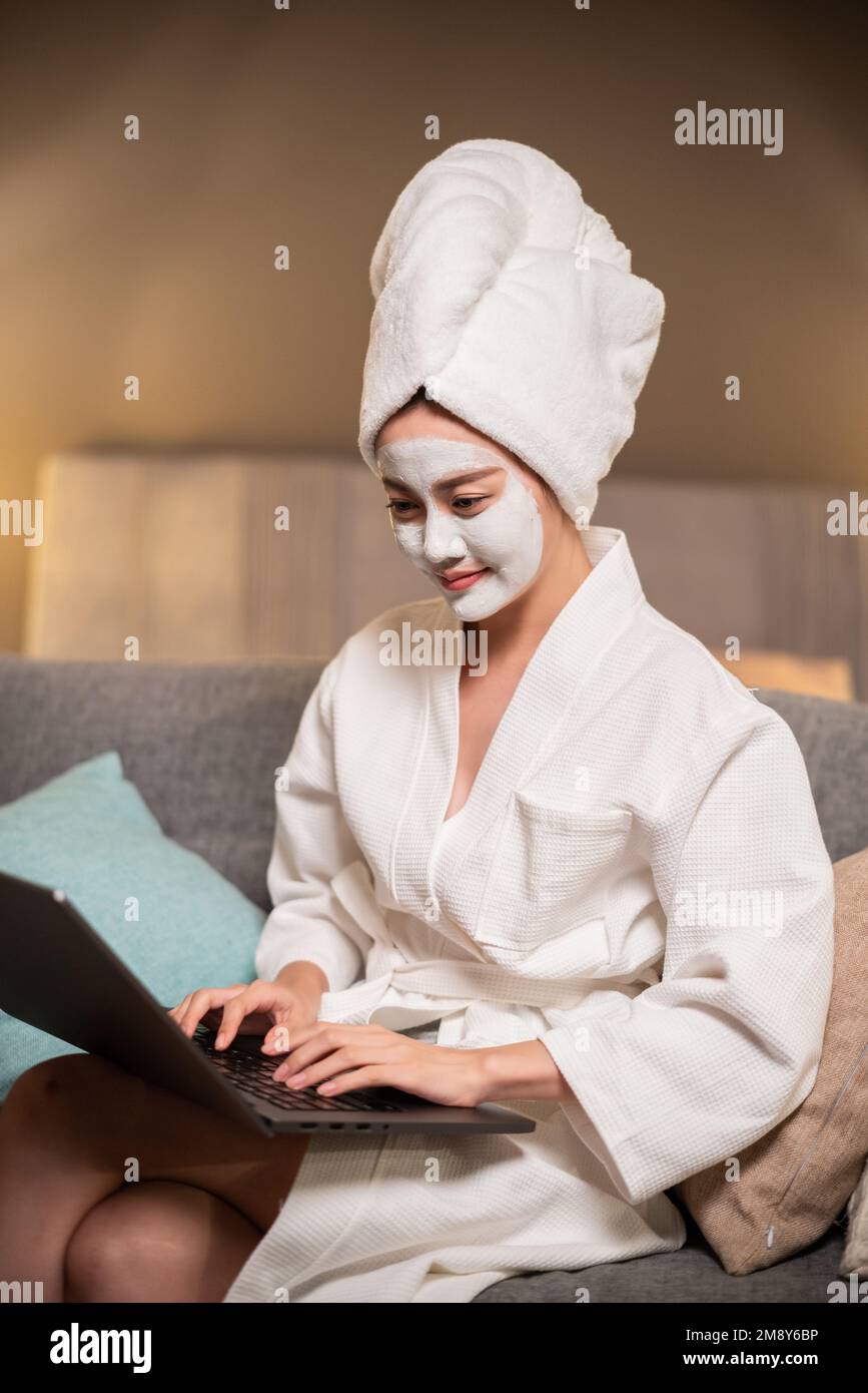 Film woman typing hi-res stock photography and images - Alamy