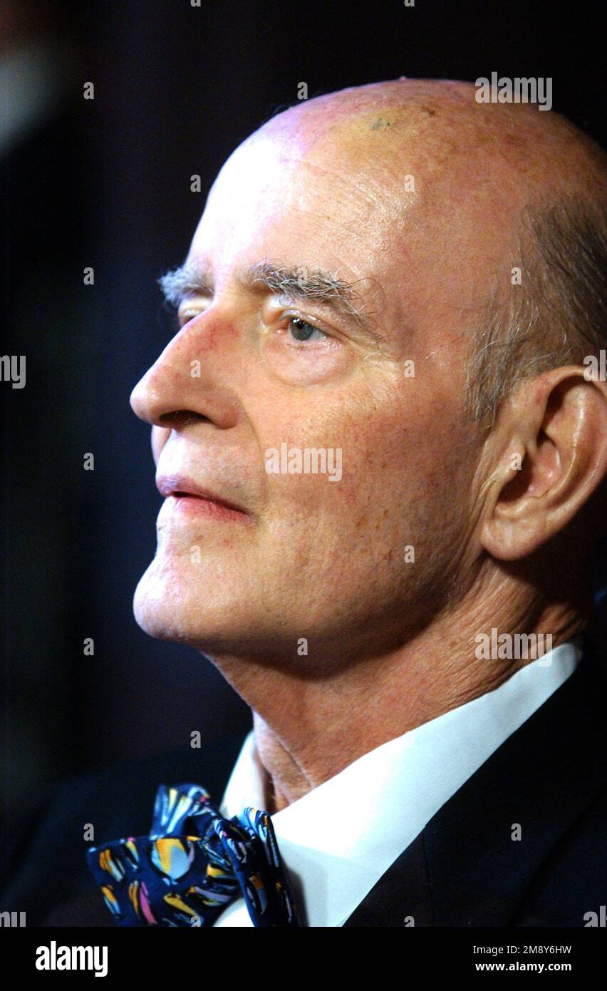 Peter Boyle in the audience at the 12th annual SAG Awards in 2006 ...
