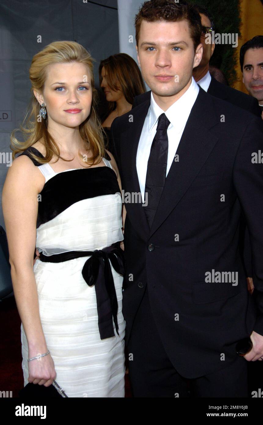 Reese Witherspoon & Ryan Phillippe arriving at the 12th Annual SAG ...