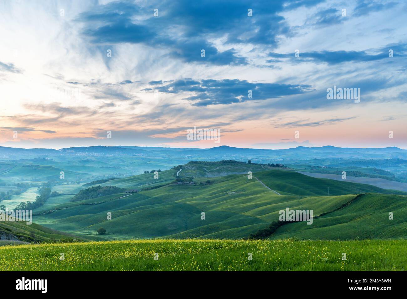 Sunrise valley view hi-res stock photography and images - Alamy