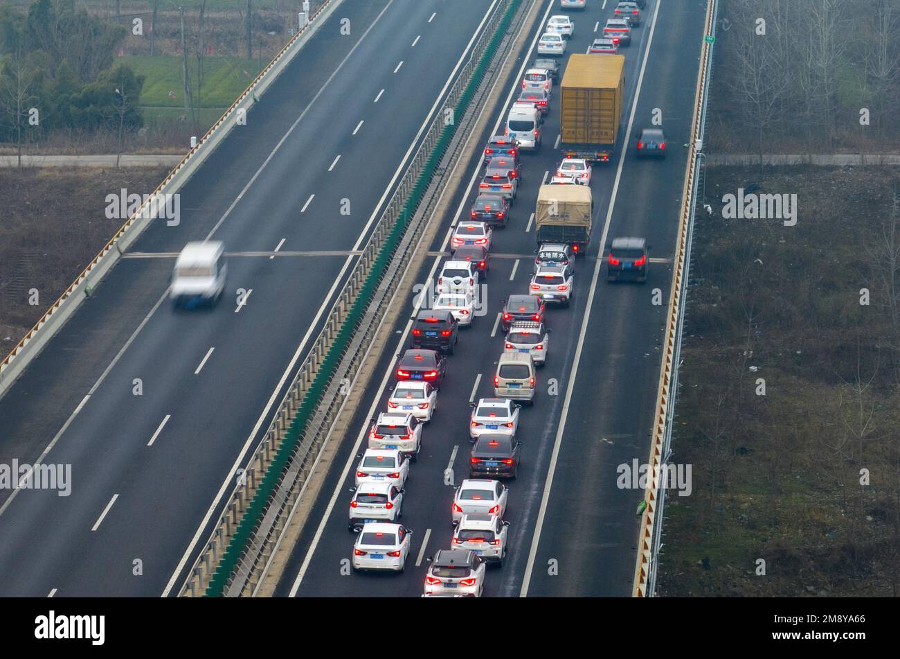 Aerial photo shows the large traffic flow of Changchun-Shenzhen ...