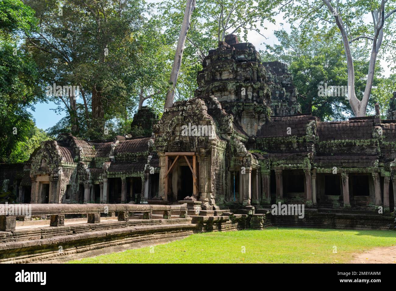 Pullen Cambodia tower temple Stock Photo - Alamy