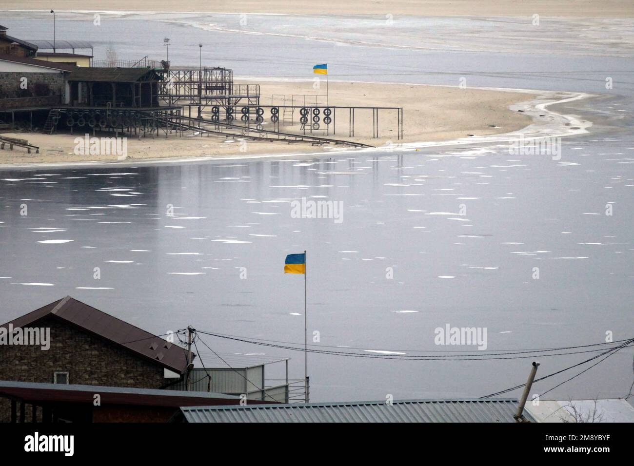 CHERKASY, UKRAINE - JANUARY 15, 2023 - The level of water in the ...