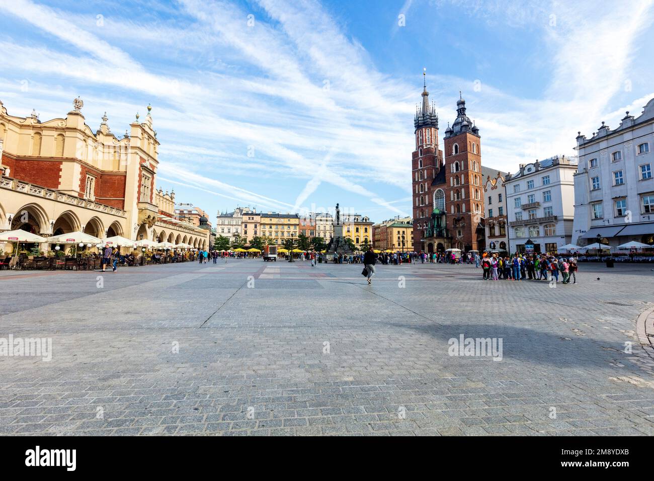 Krakow old town square, st. Mary's church Stock Photo - Alamy