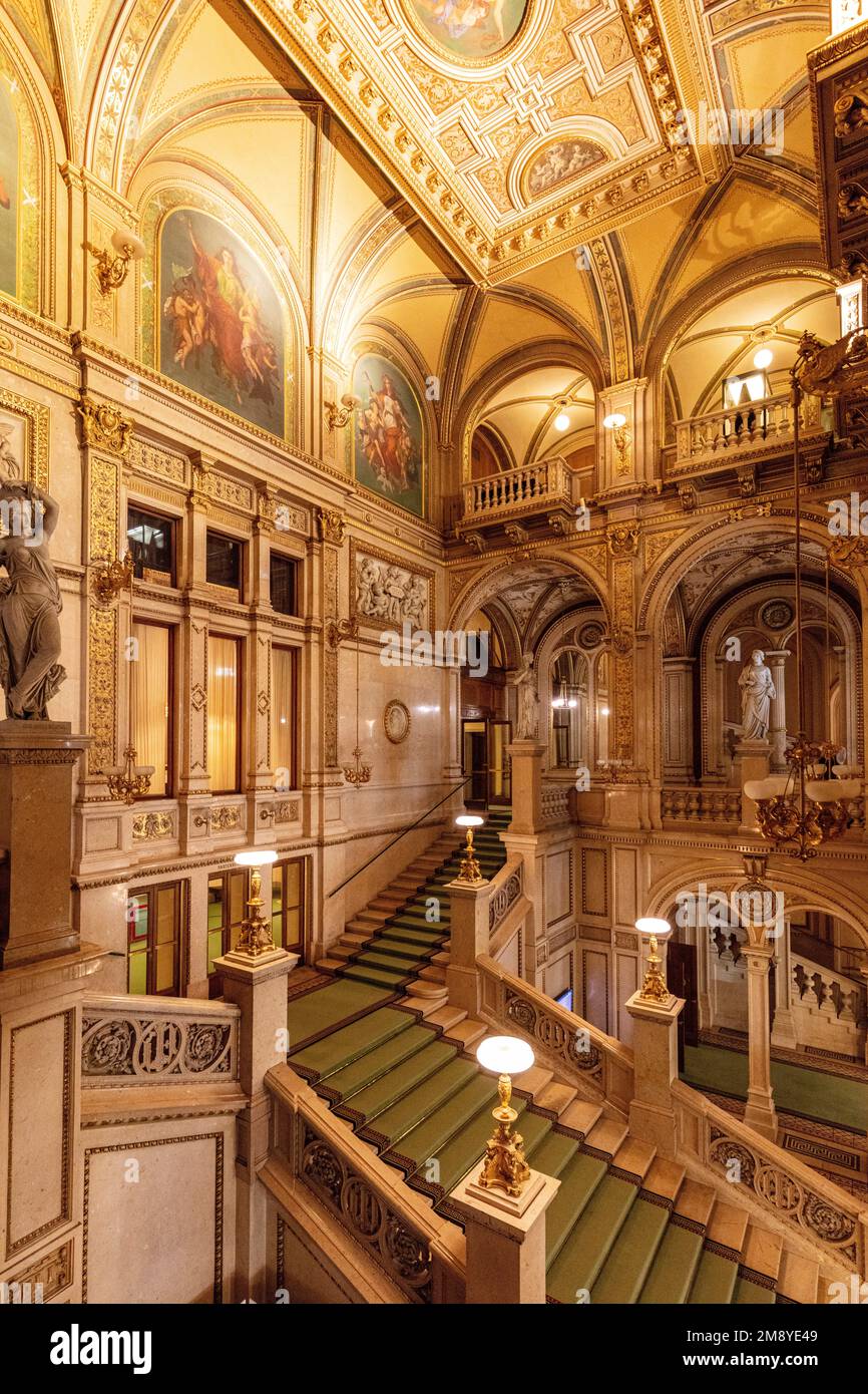 The Vienna state opera house Stock Photo - Alamy
