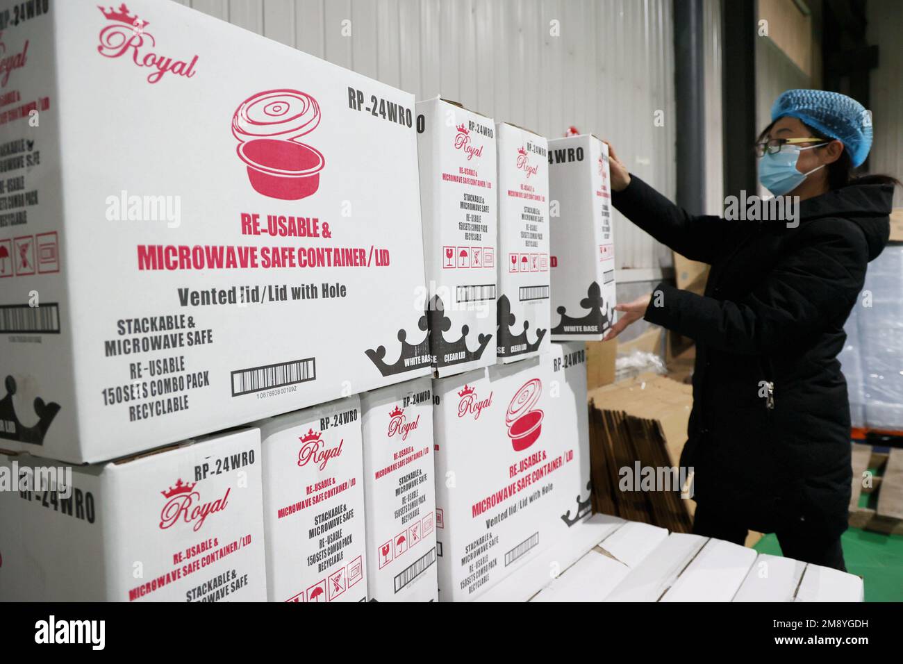 Plastic in chinese factory hi-res stock photography and images - Alamy