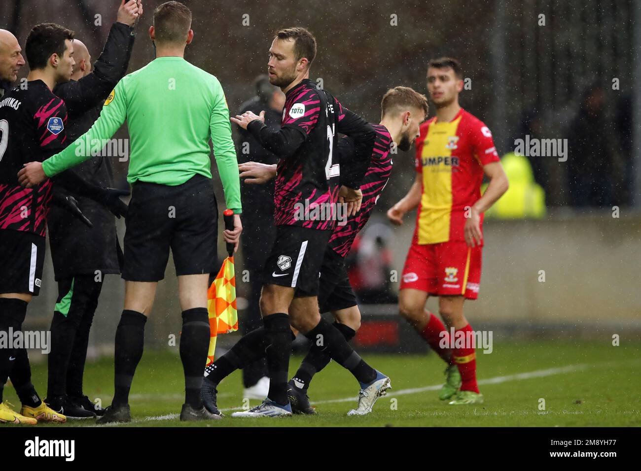 DEVENTER - (lr) Sander van der Streek of FC Utrecht, Hidde ter Avest of ...