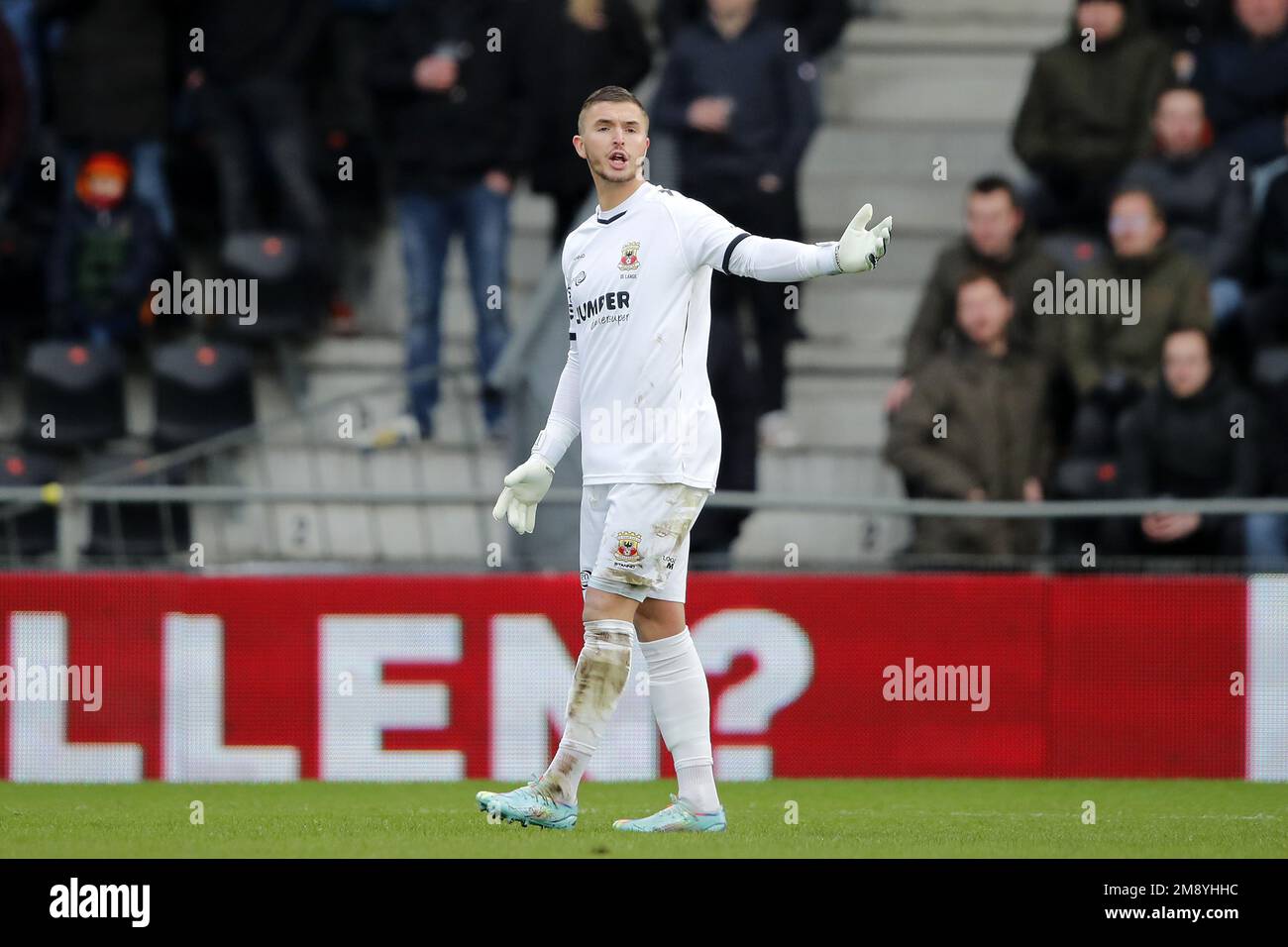 DEVENTER - Go Ahead Eagles goalkeeper Jeffrey de Lange during the Dutch ...