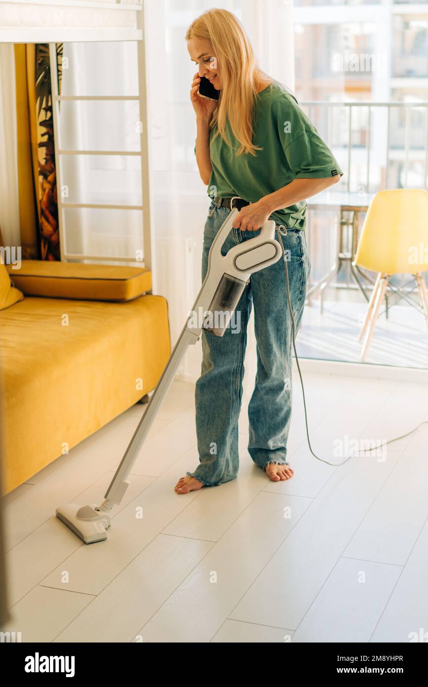Mobile maid hi-res stock photography and images - Alamy