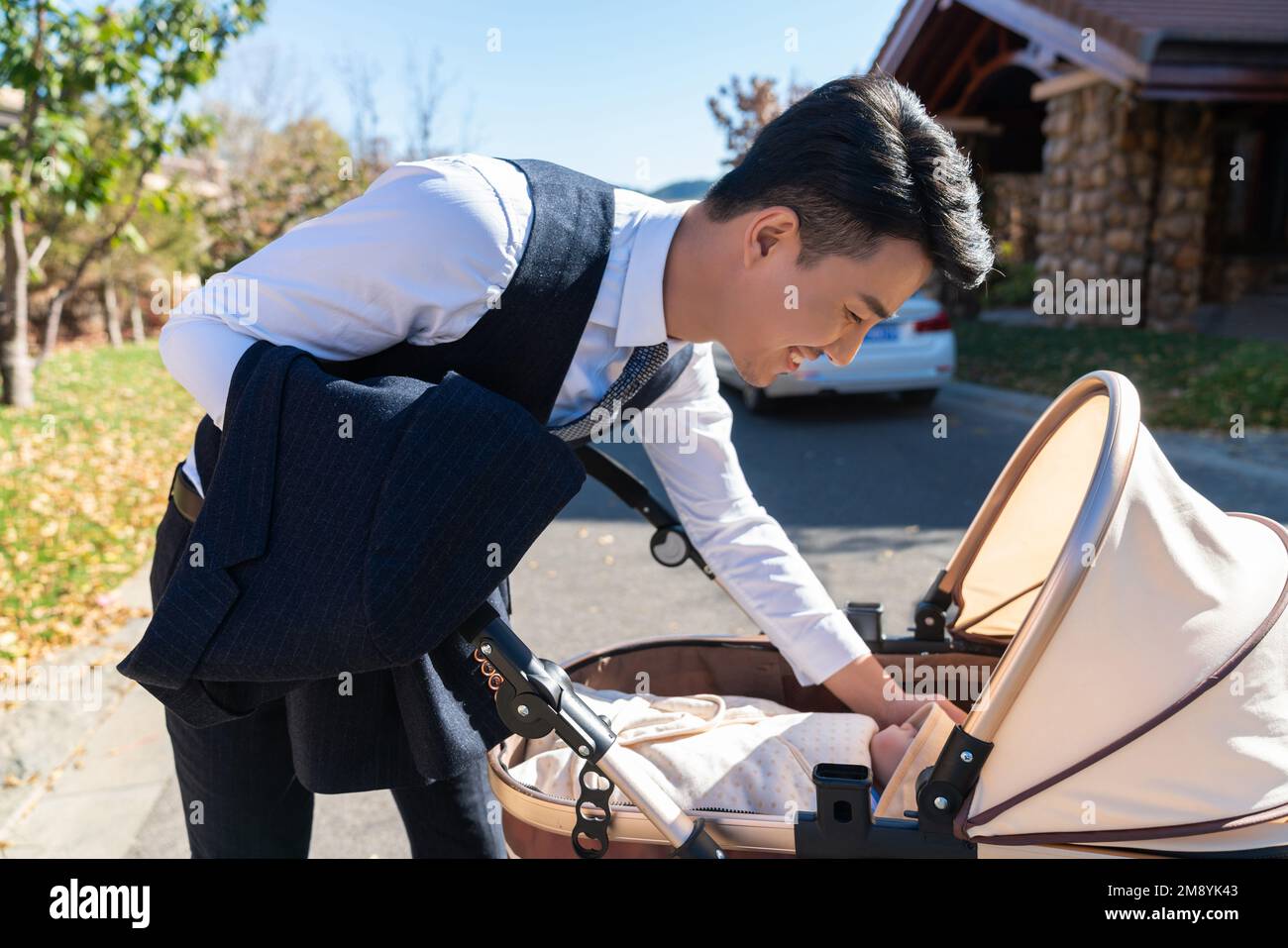 Pushing a babies pram hi-res stock photography and images - Alamy
