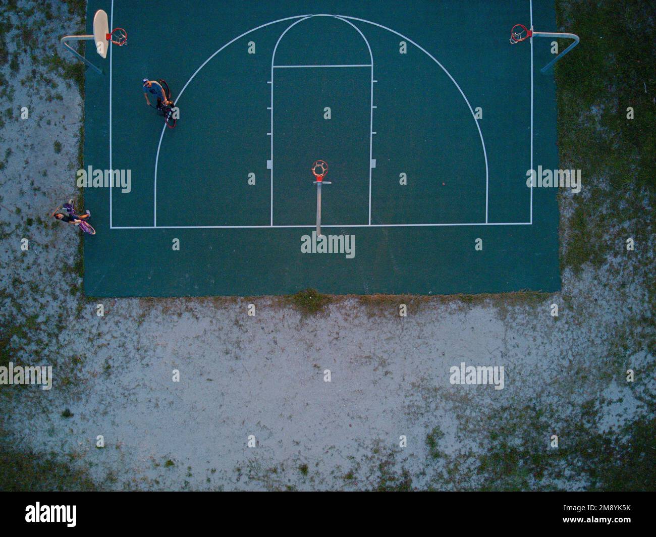 An aerial view of a basketball court Stock Photo - Alamy