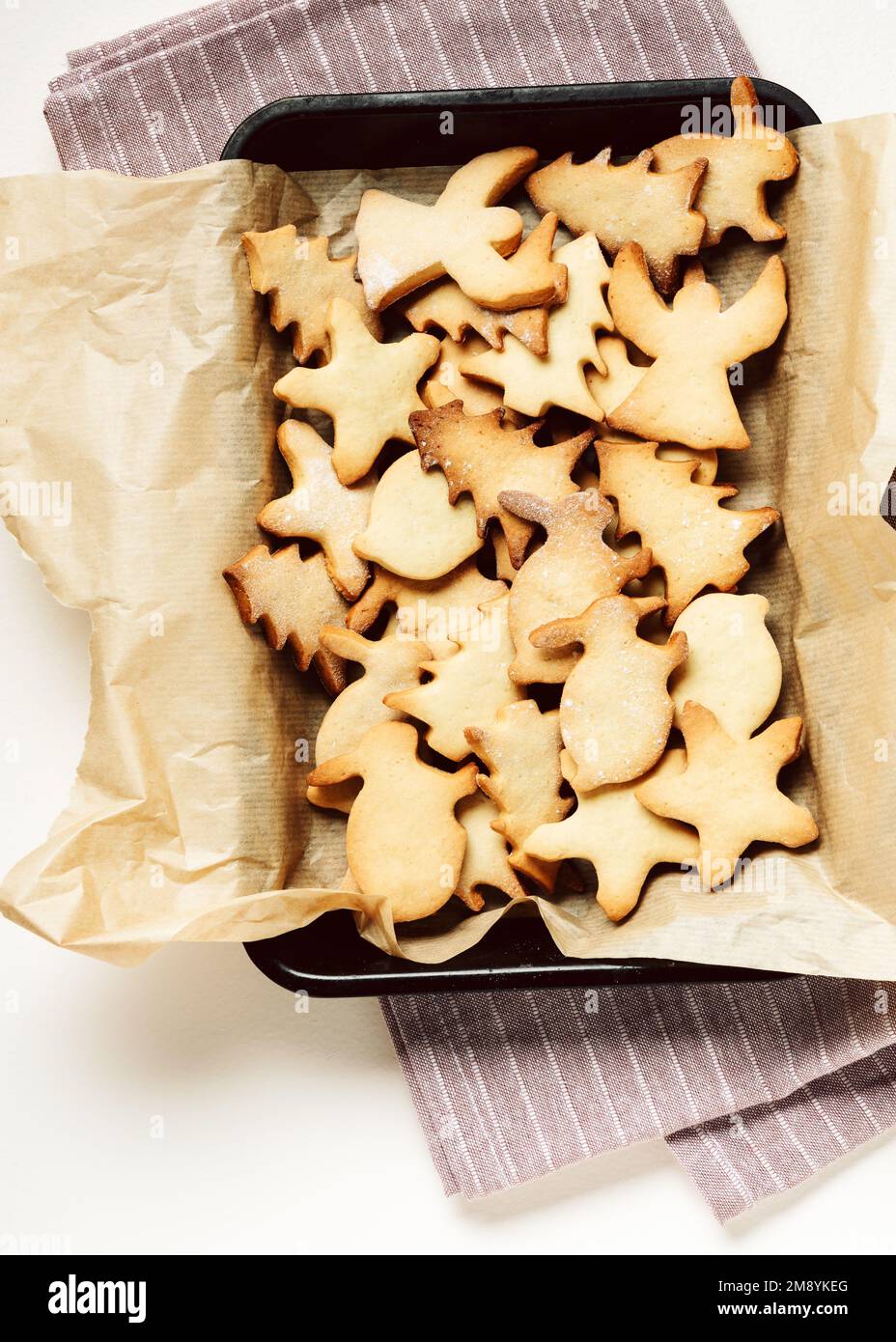 Cutters cookies gingerbread on hi-res stock photography and images - Alamy