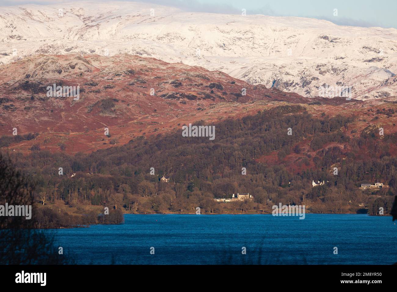 Lake Windermere Cumbria 16th January 2023 .UK Weather Overnight snow on ...