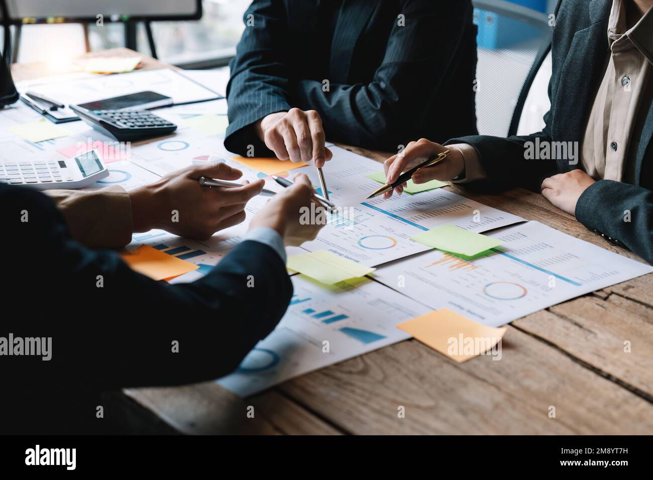 Brainstorming table hi-res stock photography and images - Alamy