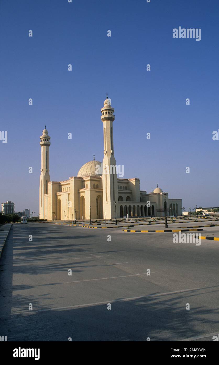 Bahrain great mosque hi-res stock photography and images - Alamy