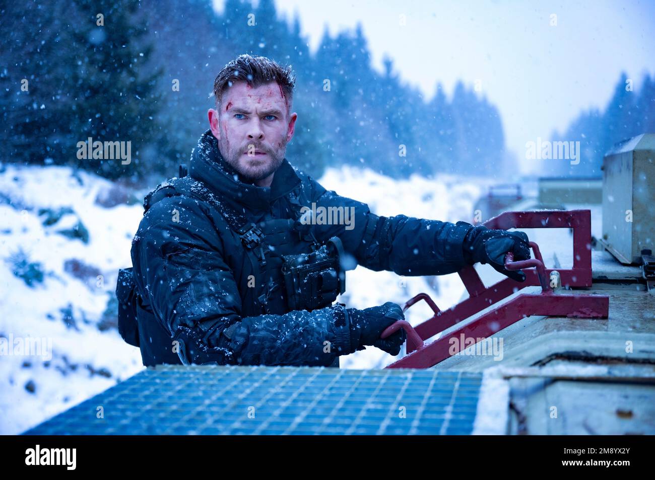 CHRIS HEMSWORTH in EXTRACTION 2 (2022), directed by SAM HARGRAVE ...