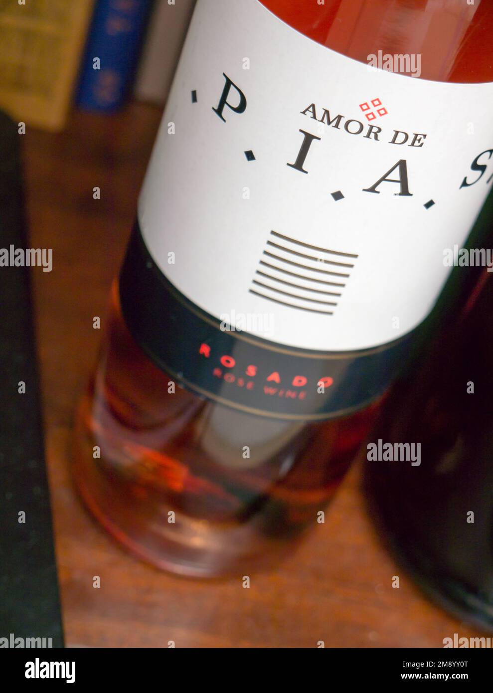 Rose wine Amor De PIAS Stock Photo - Alamy