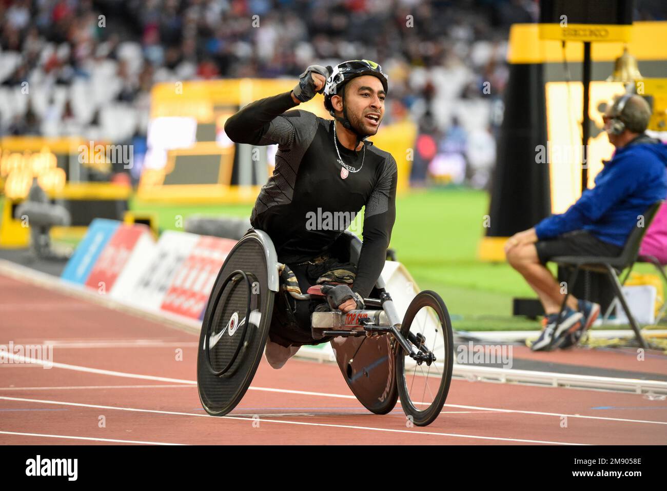Wheelchair race finish line hi-res stock photography and images - Alamy