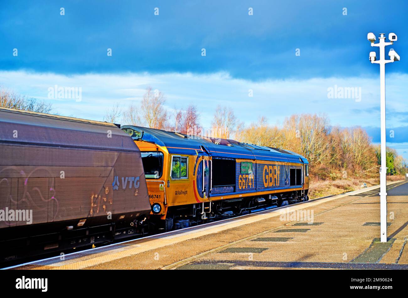 Class 66741 locomotive swanage railway hi-res stock photography and ...