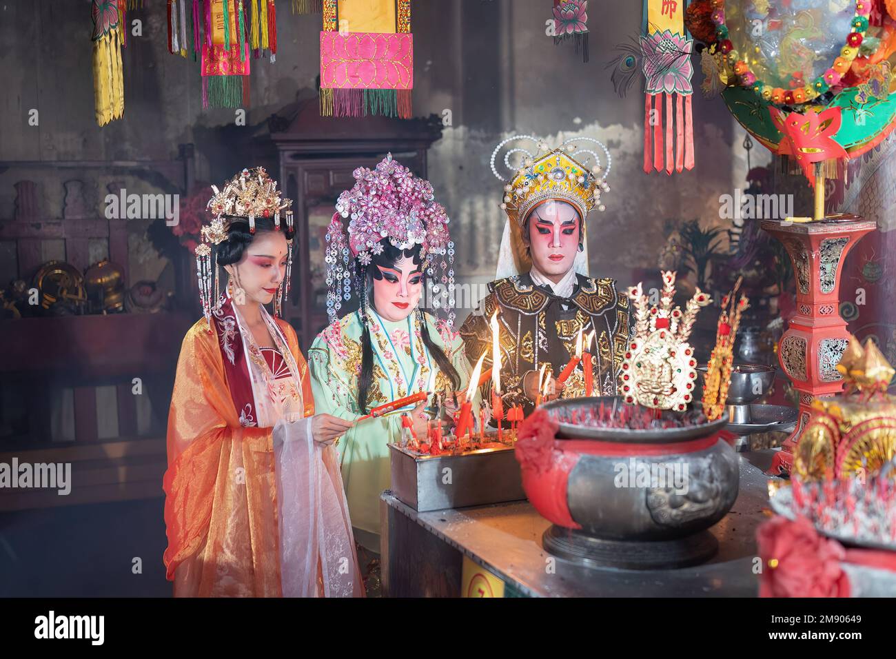 Chinese opera traditional dress in temple translation language is ...