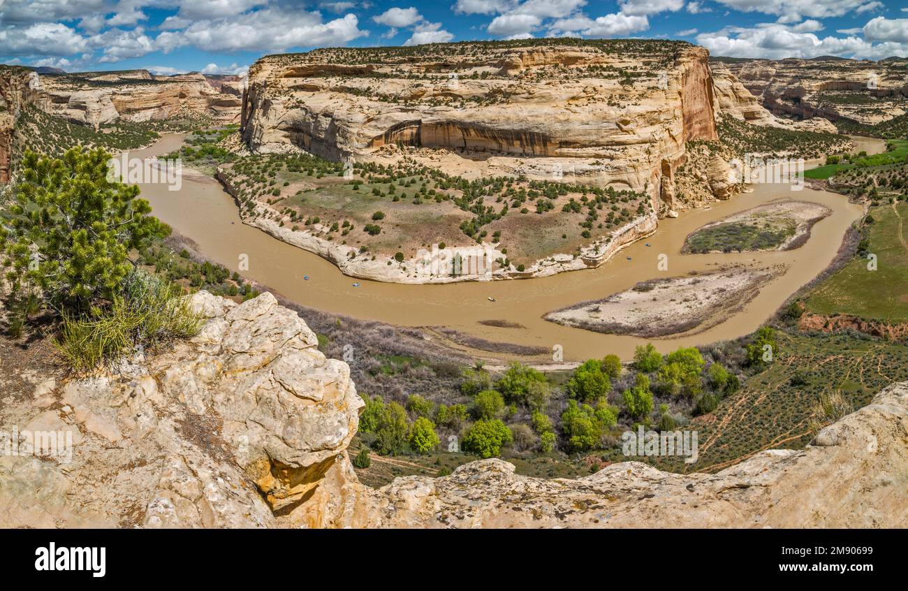 Yampa Canyon of Yampa River, Castle Park Overlook, rafts and boats in ...