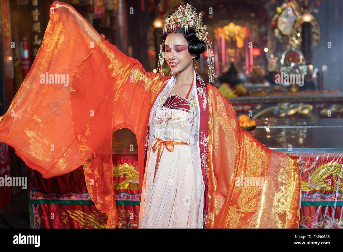 Chinese opera traditional dress in temple translation language is ...