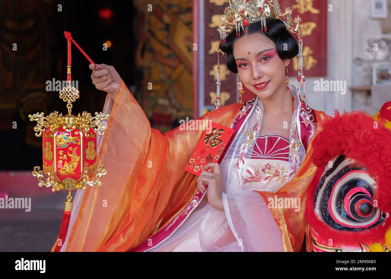 Chinese opera traditional dress in temple translation language is ...