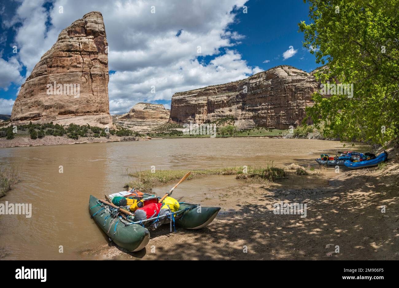 Steamboat Rock, Green River near Yampa River confluence, raft at river ...