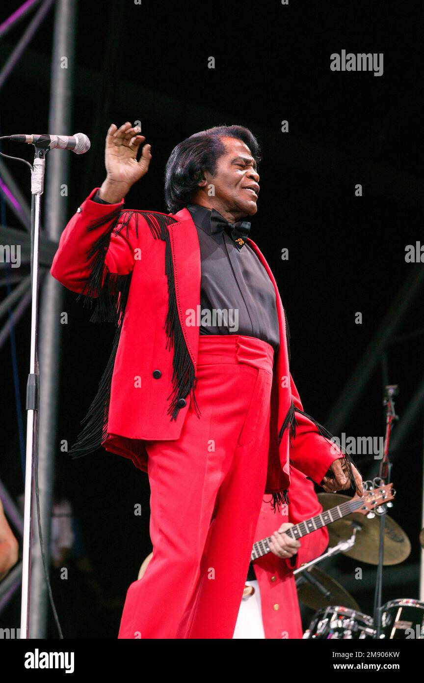 James Brown performing at the Glastonbury festival 2004, Worthy Farm ...
