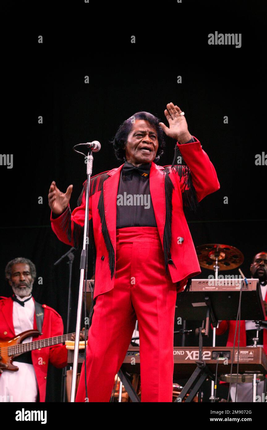 James Brown performing at the Glastonbury festival 2004, Worthy Farm ...