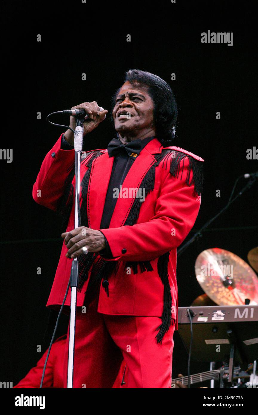 James Brown performing at the Glastonbury festival 2004, Worthy Farm ...