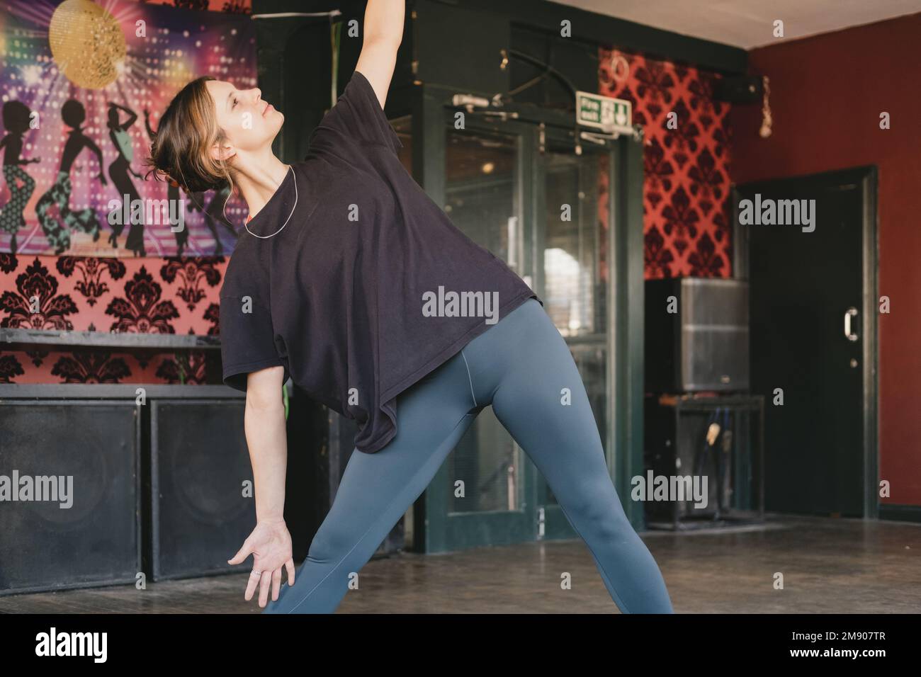 Female yogi hi-res stock photography and images - Alamy