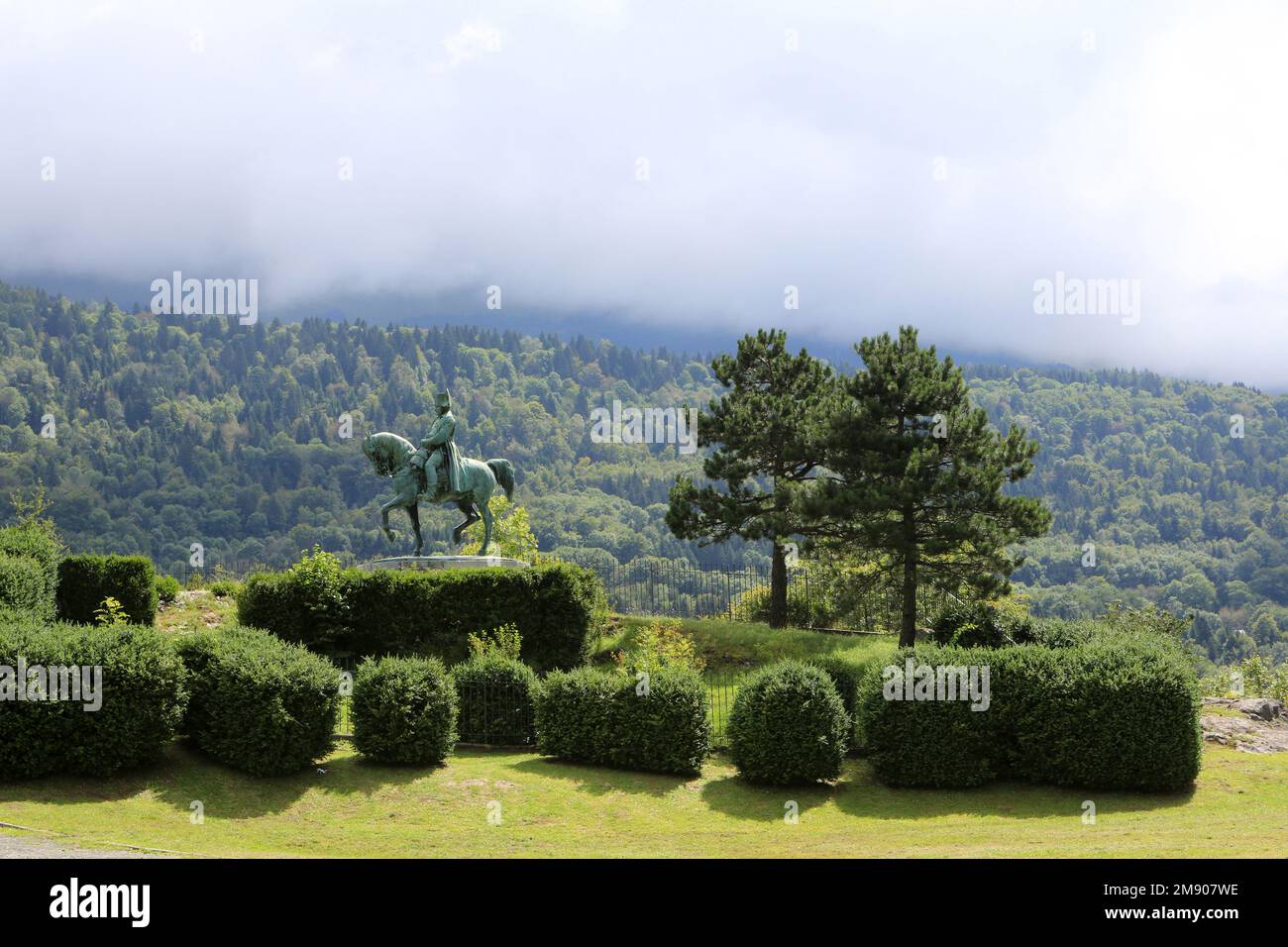 Statue équestre de Napoléon dans la « prairie de la Rencontre » au bord ...