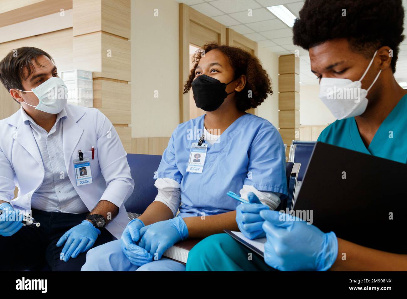 professor doctor give advice and discuss with intern student team for ...