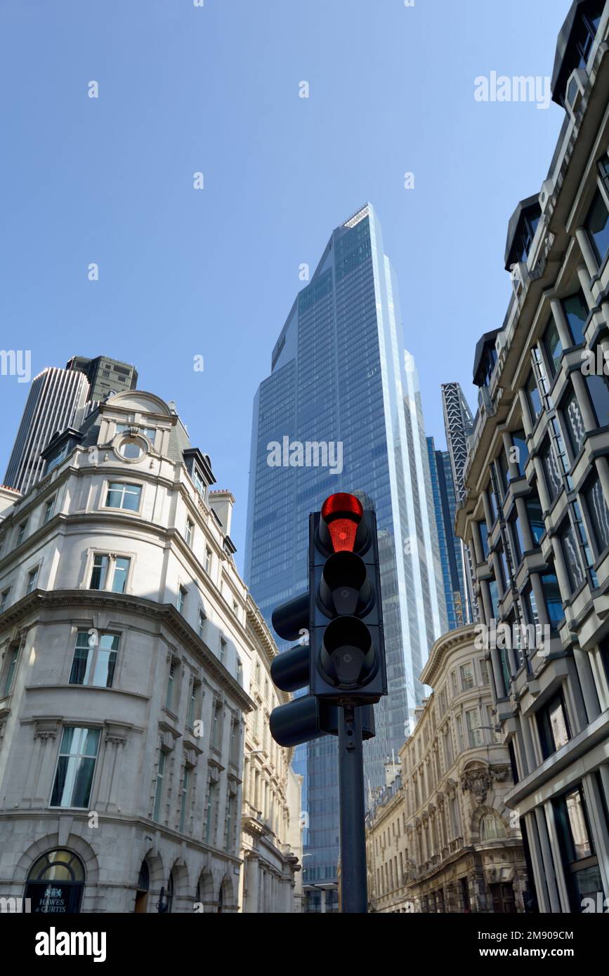 Red Traffic Light, Threadneedle Street, City of London, United Kingdom ...