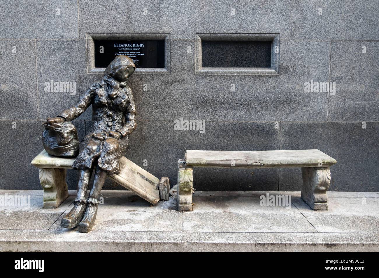 The stone bench in Liverpool where Tommy Steele's Eleanor Rigby statue ...