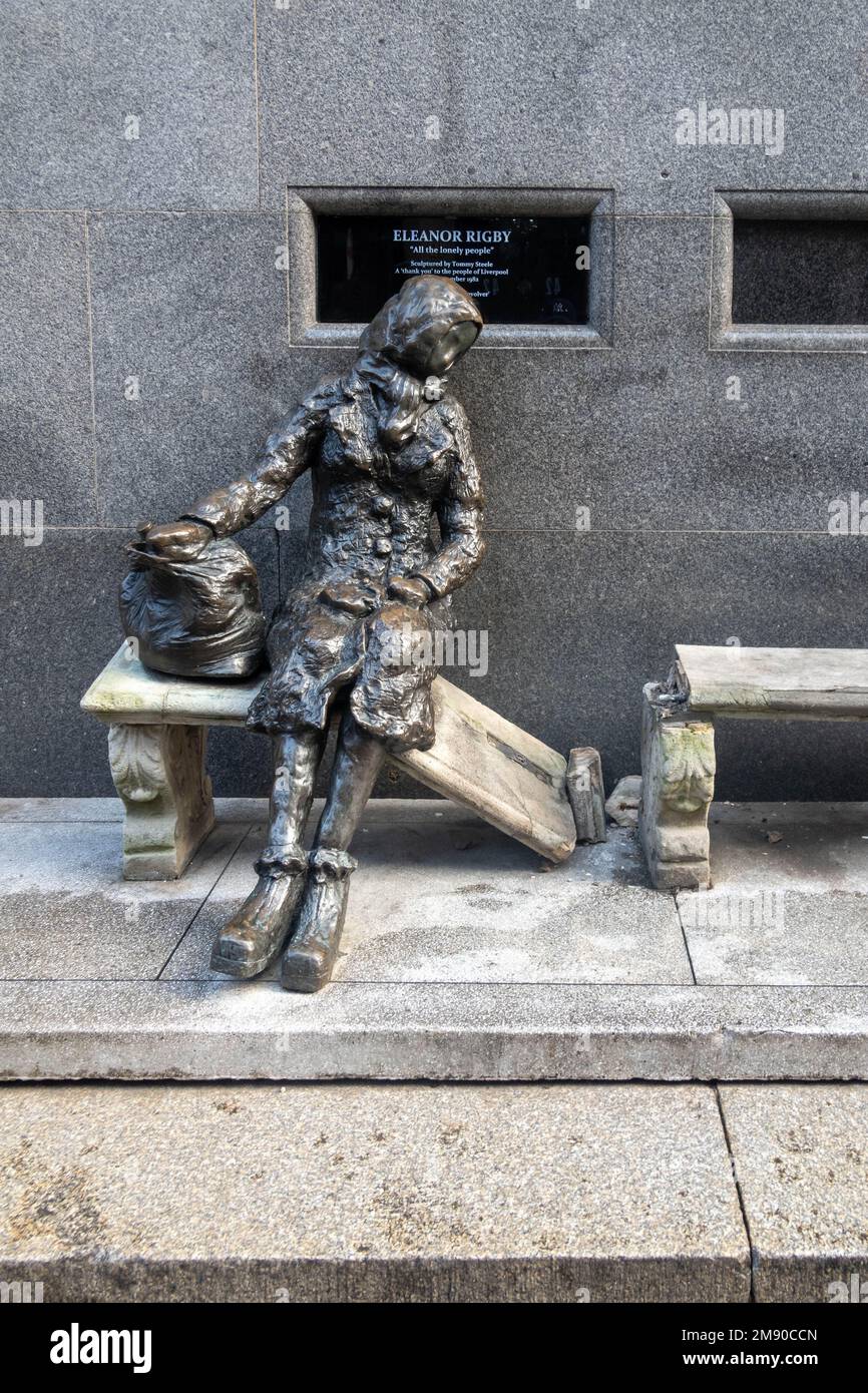 The stone bench in Liverpool where Tommy Steele's Eleanor Rigby statue ...