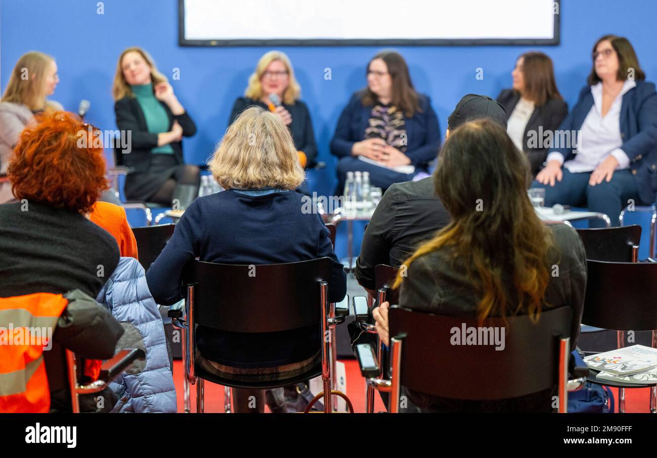 Berlin, Germany. 16th Jan, 2023. Female journalists present follow the ...