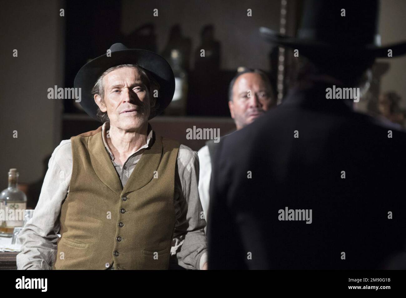 DEAD FOR A DOLLAR (2022) WILLEM DEFOE WALTER HILL (DIR) QUIVER ...