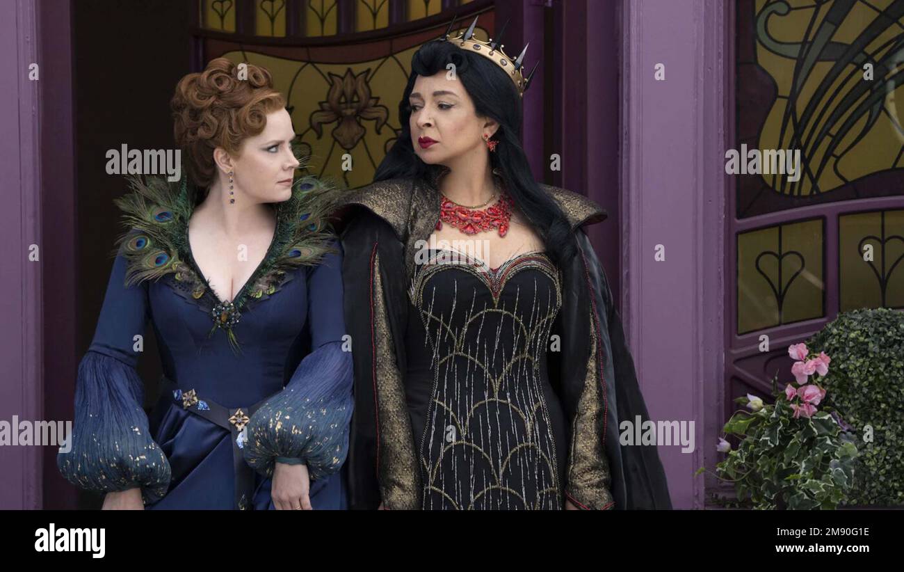 DISENCHANTED (2022) AMY ADAMS MAYA RUDOLPH ADAM SHANKMAN (DIR) WALT ...
