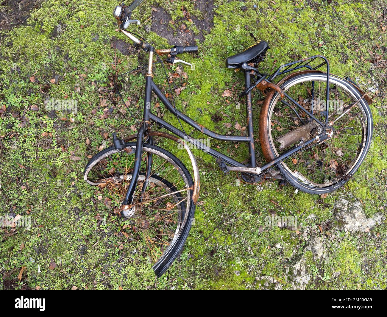 Bike left behind hi-res stock photography and images - Alamy