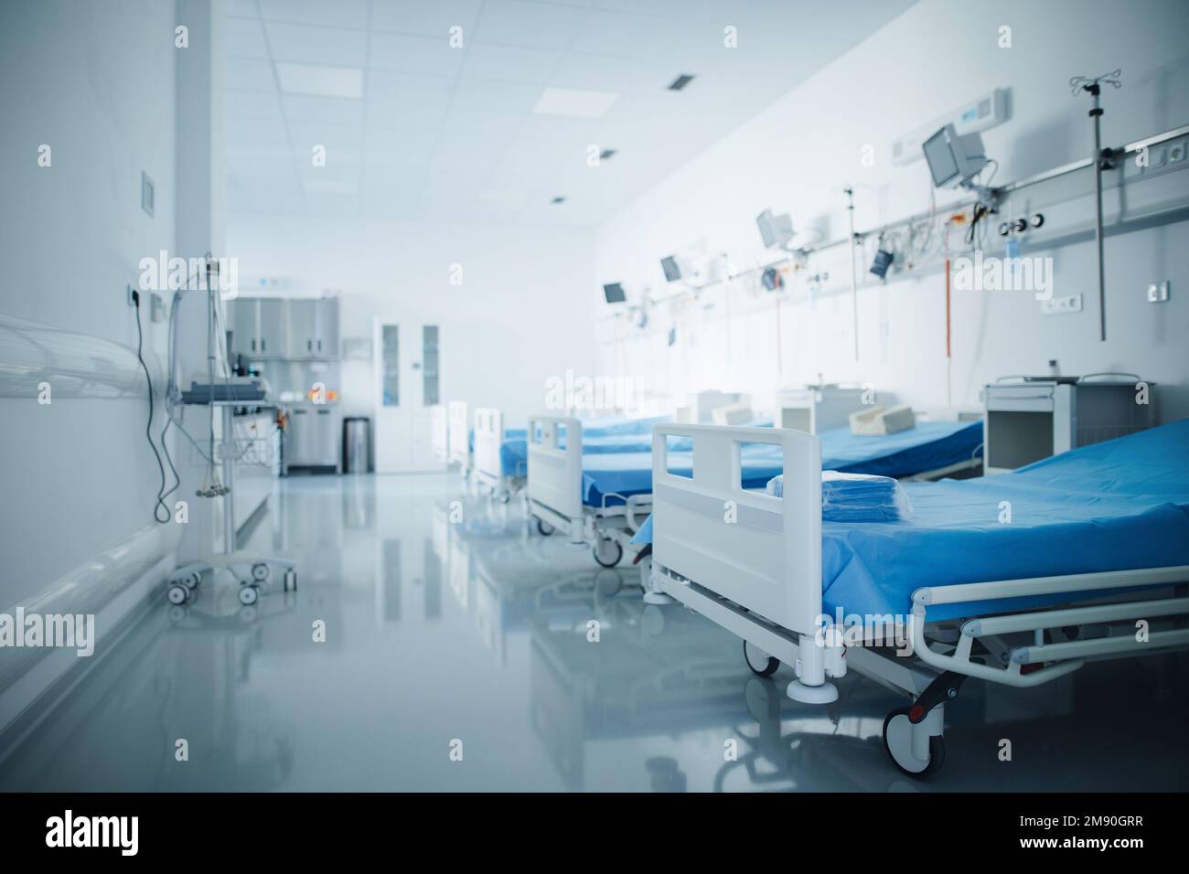 Close-up of empty hospital room with bed Stock Photo - Alamy