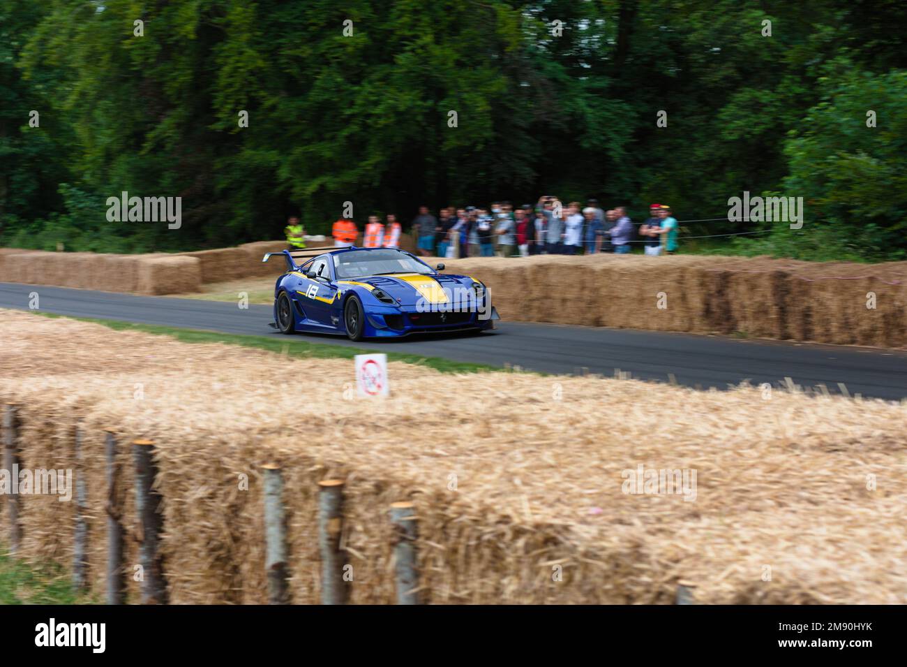 Car going up a hill hi-res stock photography and images - Alamy