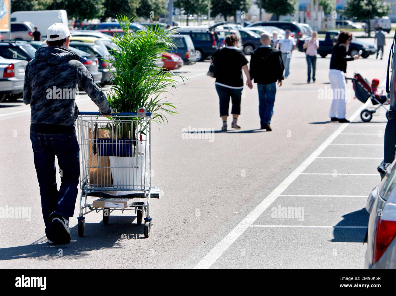 Customers outside an Ikea store Stock Photo - Alamy
